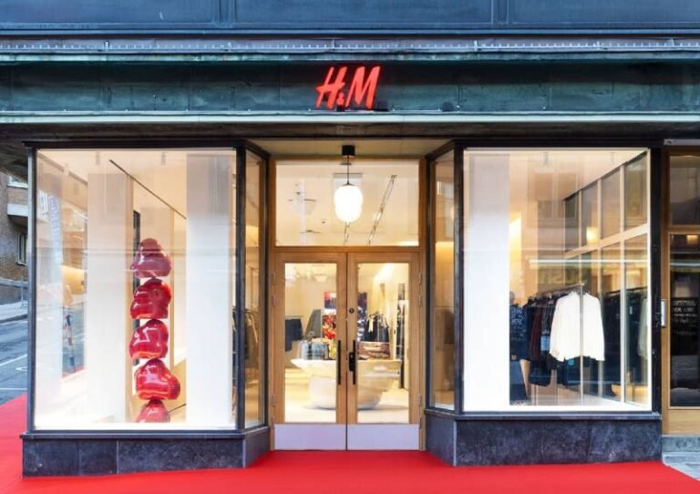 H&M Introduces Pre-Loved Fashion In New Götgatan Store - Textile Insights