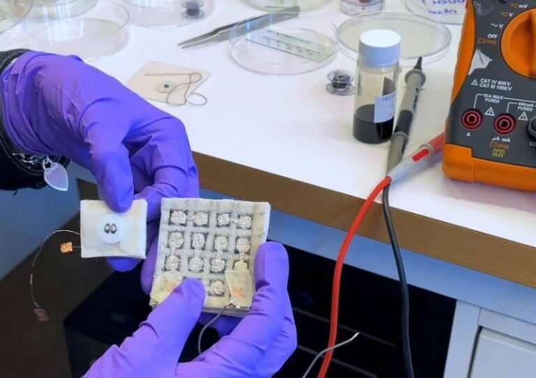 Silk Thread Breakthrough Turns Clothing Into Power Generators - Textile ...